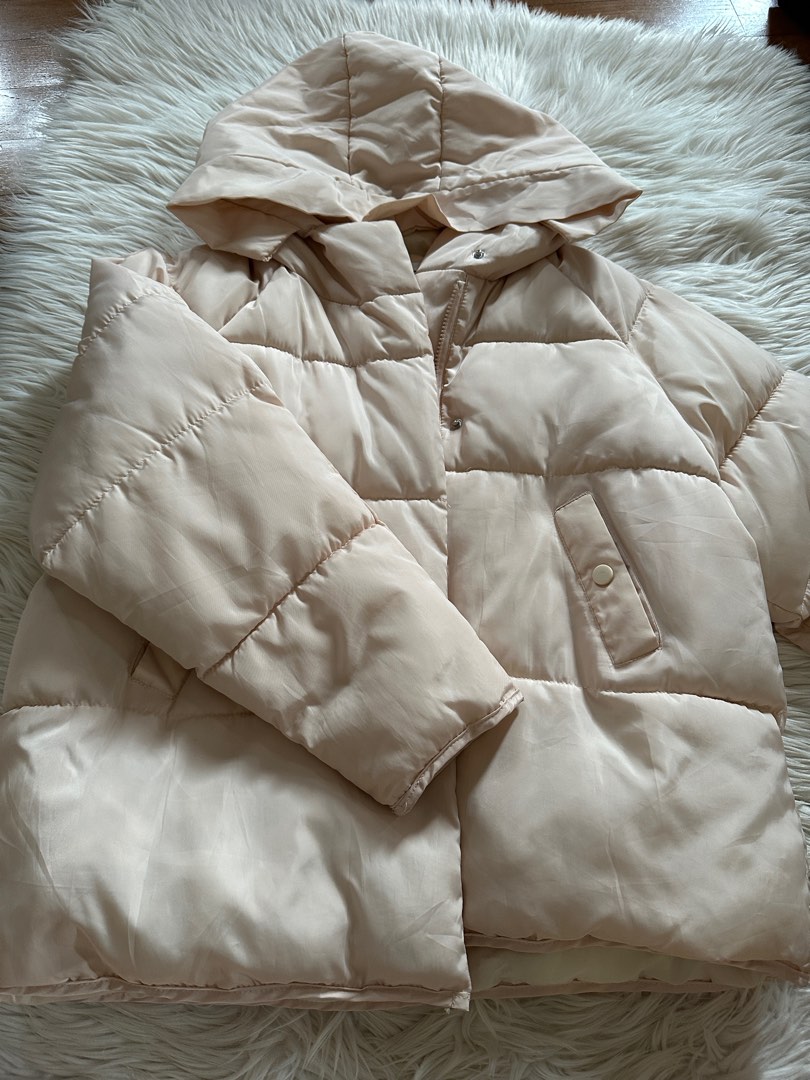 Puffy jacket, Women's Fashion, Coats, Jackets and Outerwear on Carousell