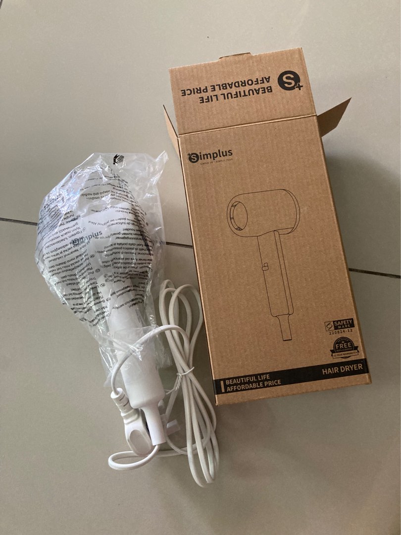 Simplus hair dryer, Beauty & Personal Care, Hair on Carousell