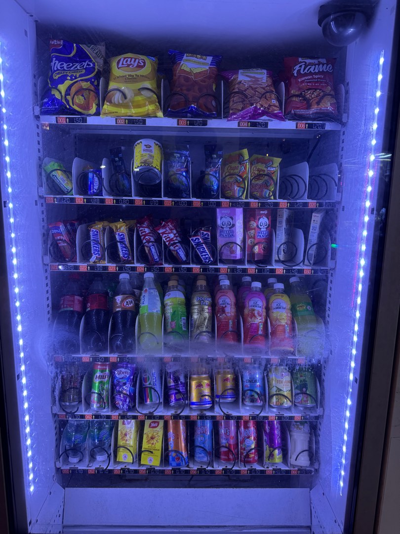 Vending machine with chiller, TV & Home Appliances, Kitchen Appliances ...