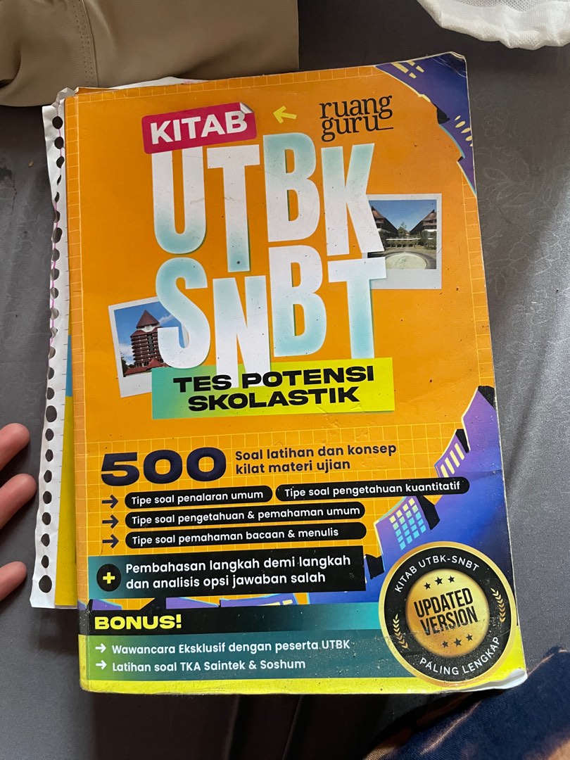 buku utbk snbt 2024, Buku & Alat Tulis, Buku di Carousell