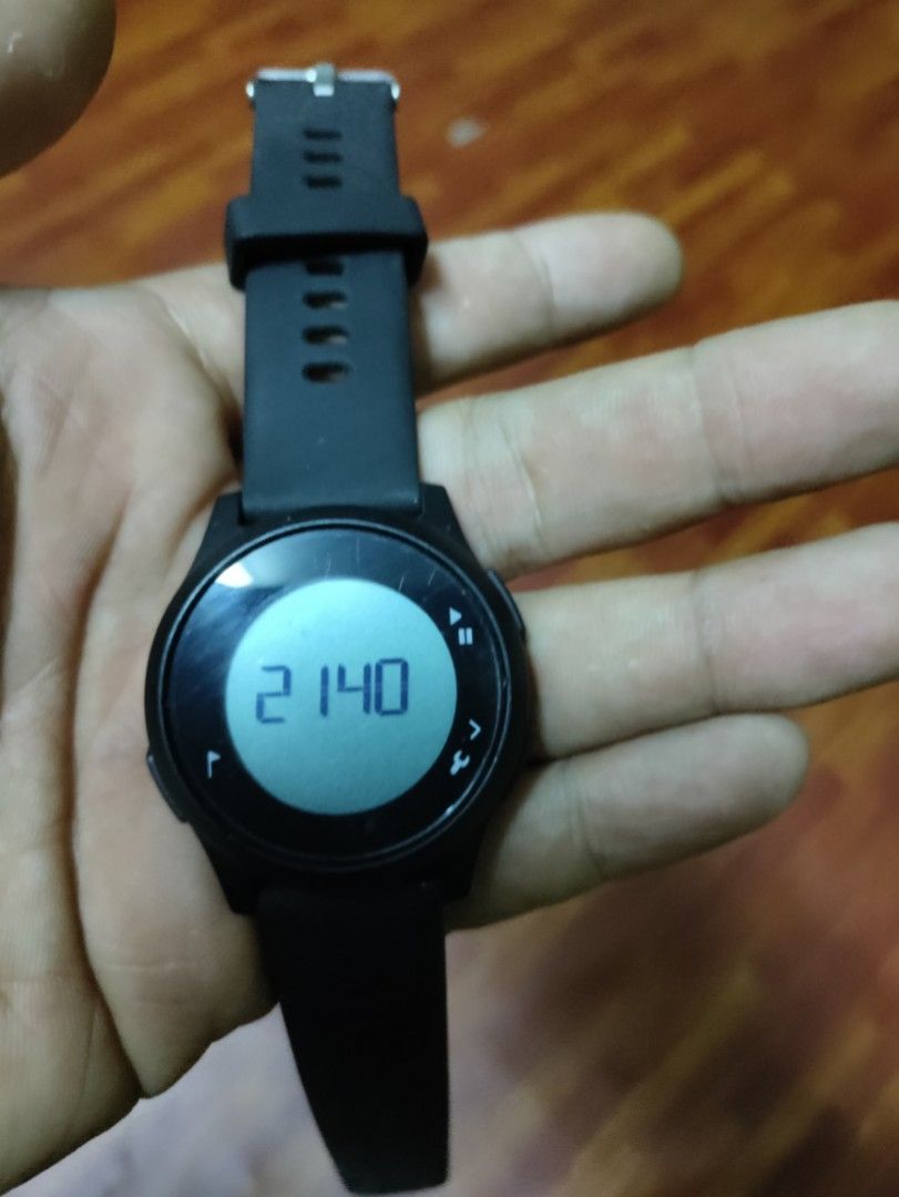 decathlon running stopwatch w100, Men's Fashion, Watches & Accessories, Watches on Carousell