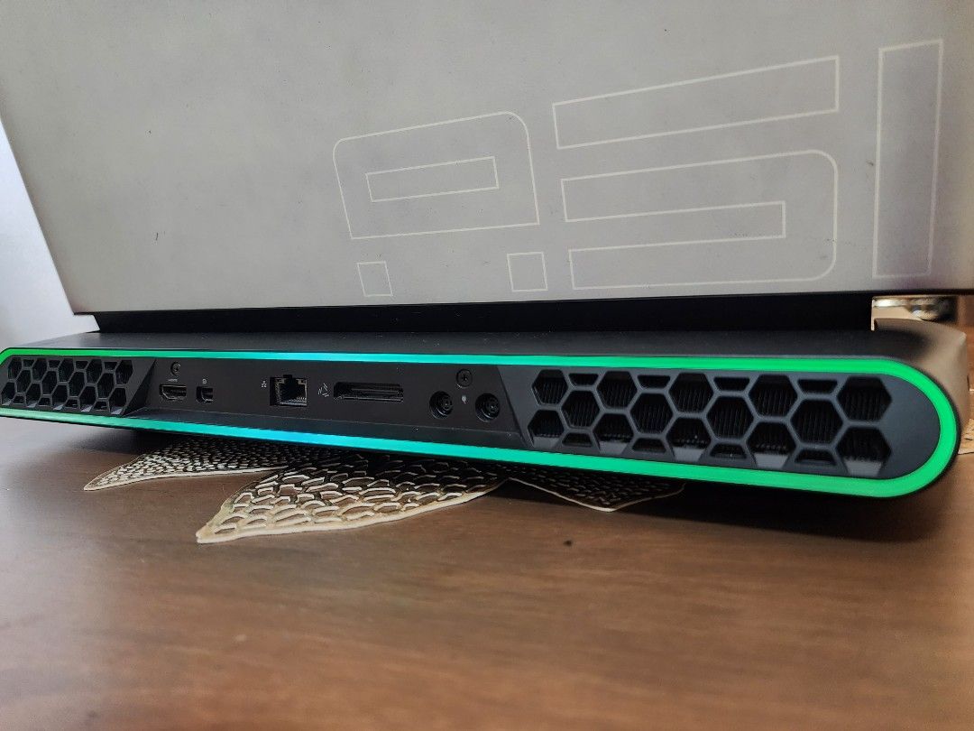 (Accept Trade in) Dell Alienware Area 51M | i9 9900| 32GB Ram |Gaming ...