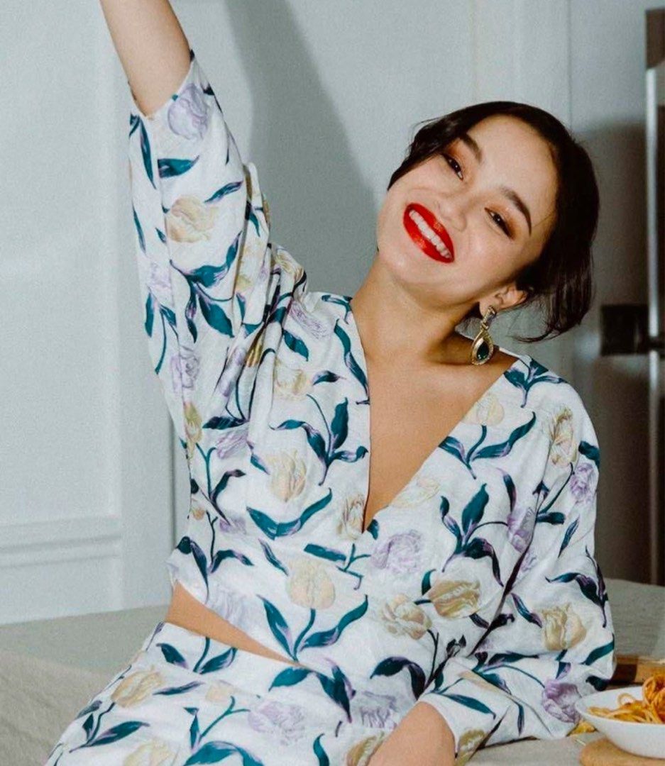 Hanya Maia Top, Women's Fashion, Tops, Blouses on Carousell