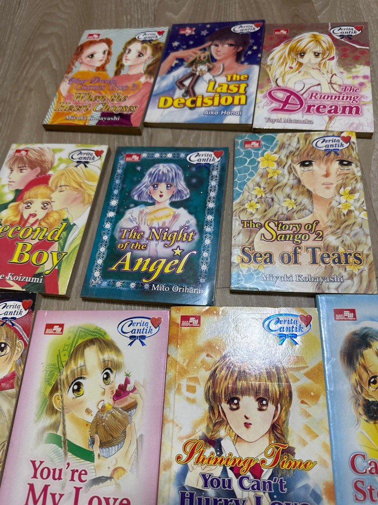 Komik Serial Cantik 5 40K. Ada 30, Buku & Alat Tulis, Komik dan Manga di Carousell