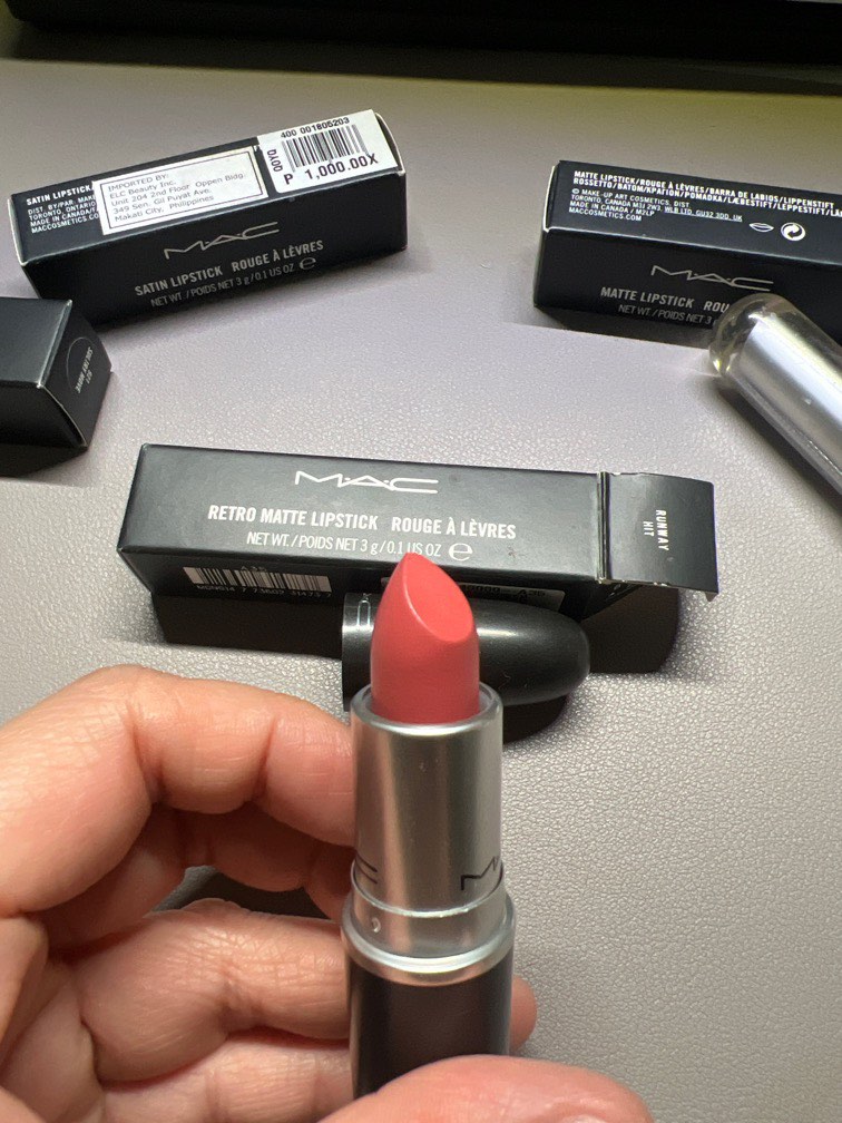 MAC Runway Hit- Retro Matte, Beauty & Personal Care, Face, Makeup on Carousell