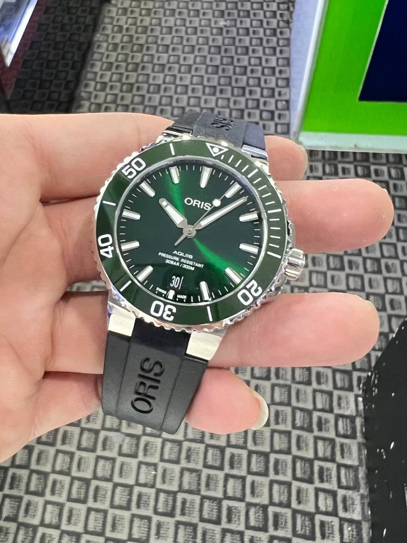 ORIS AQUIS SWISS MADE AUTOMATIC DIVERS 300M 7732, Men's Fashion ...