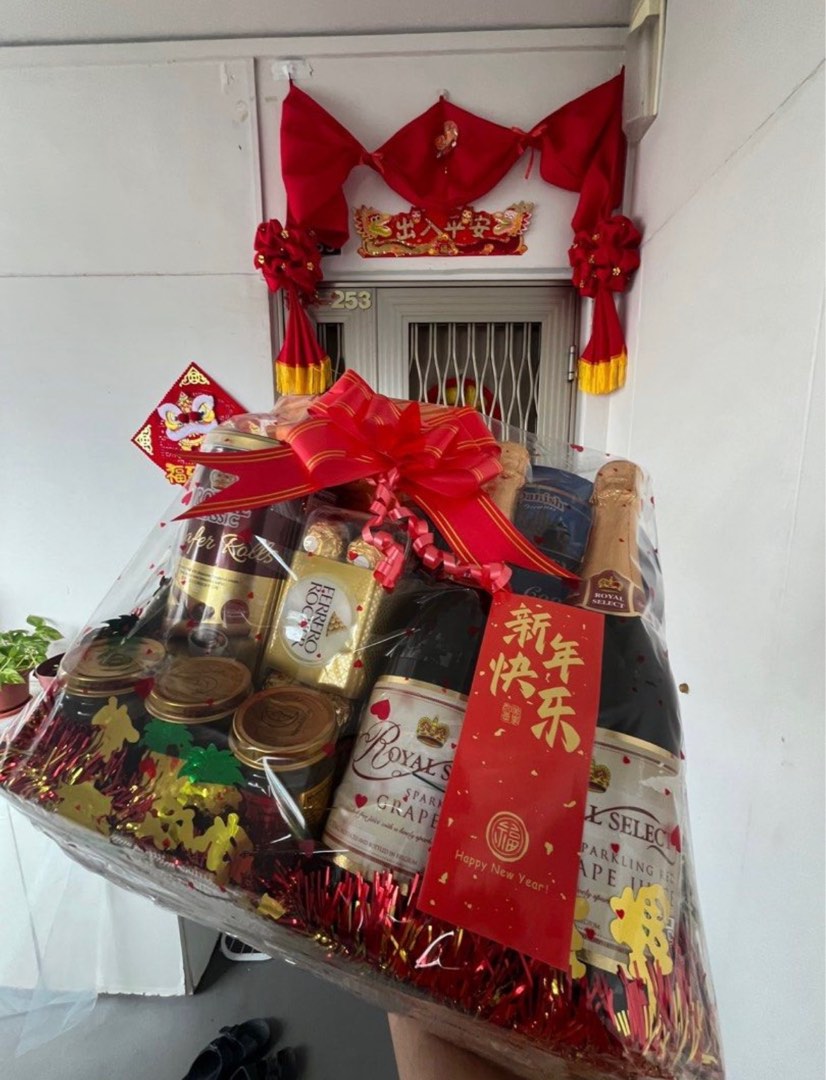 Promotion Free Delivery Premium Cny hamper with New Moon bird nest ...