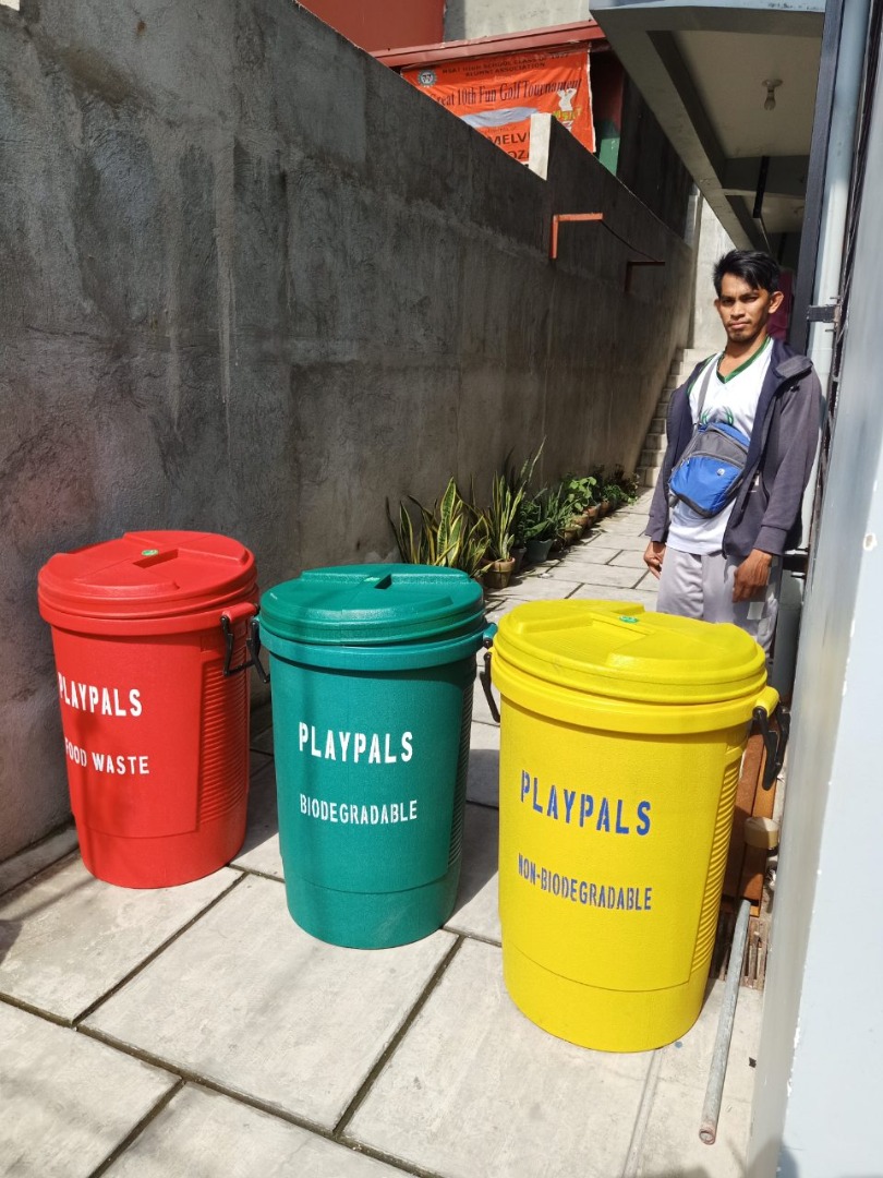 roller king trash bin rolling bin heavy duty, Everything Else, Looking ...