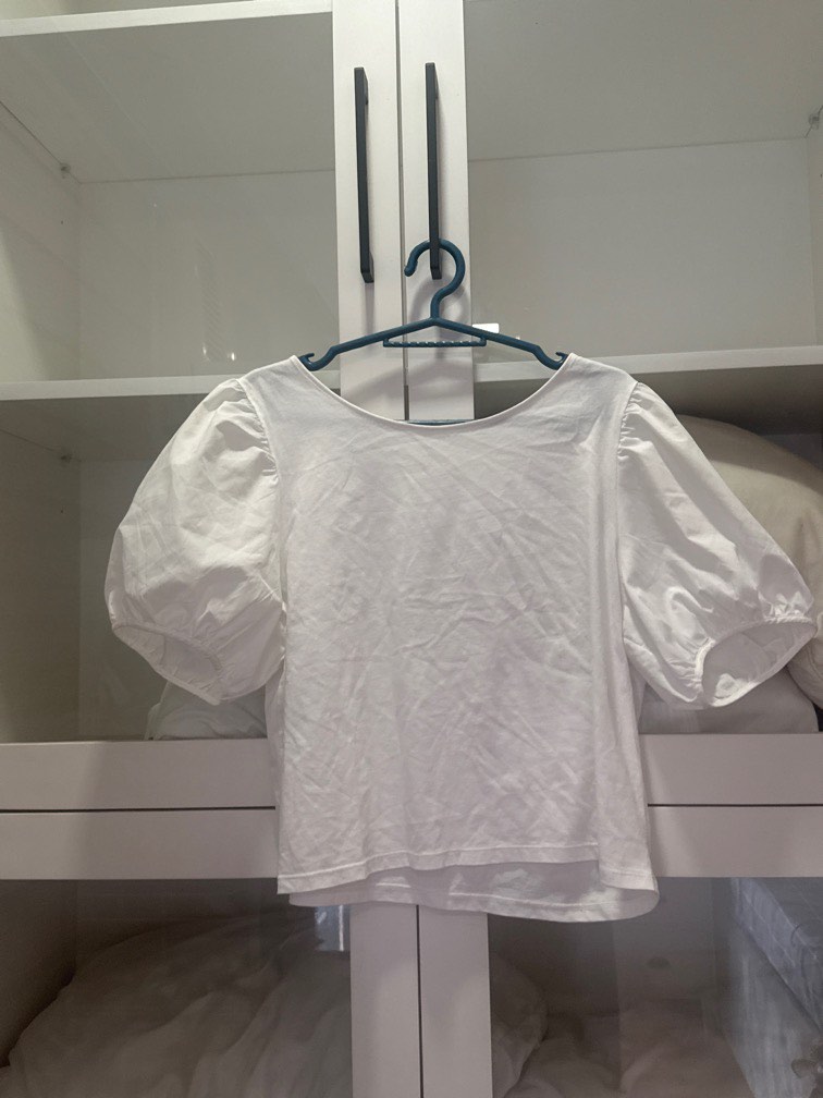 Uniqlo puff sleeve, Women's Fashion, Tops, Longsleeves on Carousell