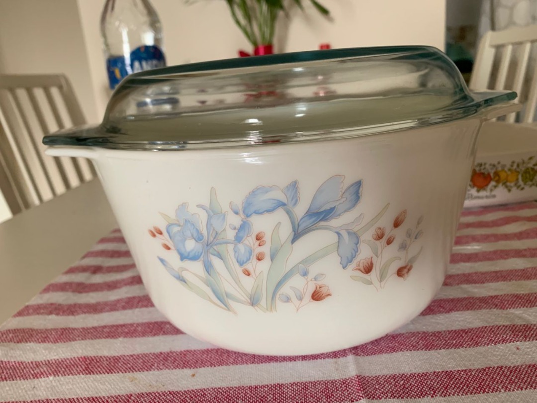 Vintage Pyrex England blue iris 9", Furniture & Home Living ...