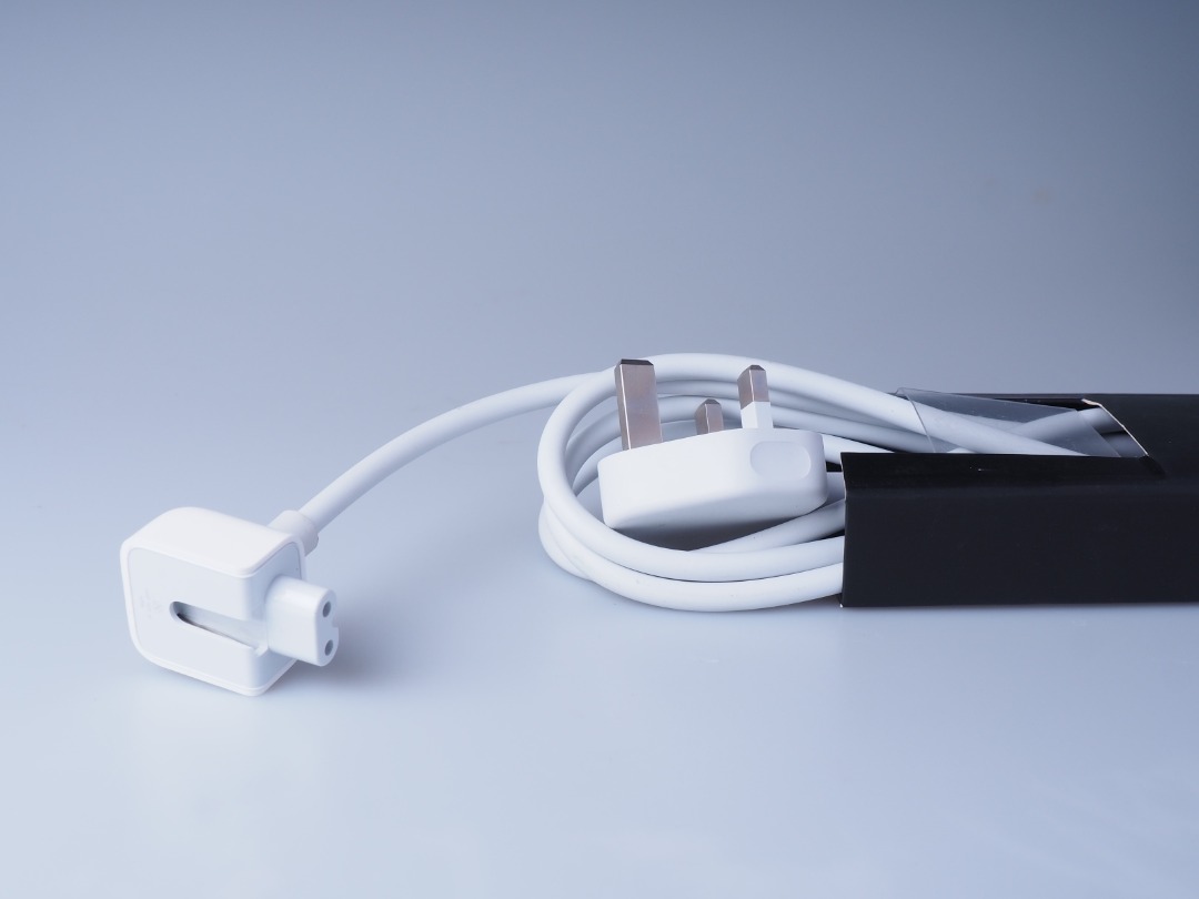 Apple MacBook Pro Extension Power Cable, Computers & Tech, Parts ...