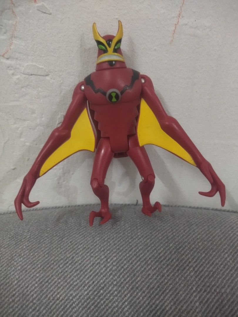 Ben 10 Alien Force Jetray, Hobbies & Toys, Toys & Games on Carousell