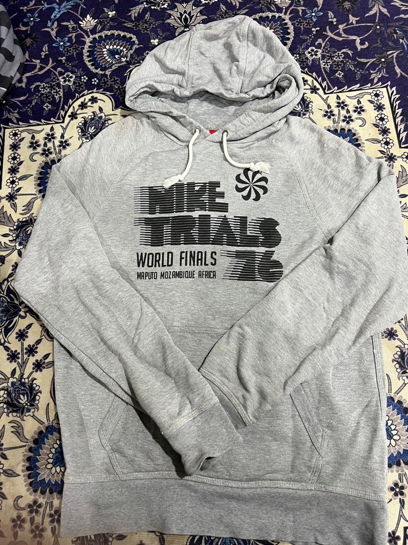 NIKE PINWHEEL (Grey), Men's Fashion, Tops & Sets, Hoodies on Carousell