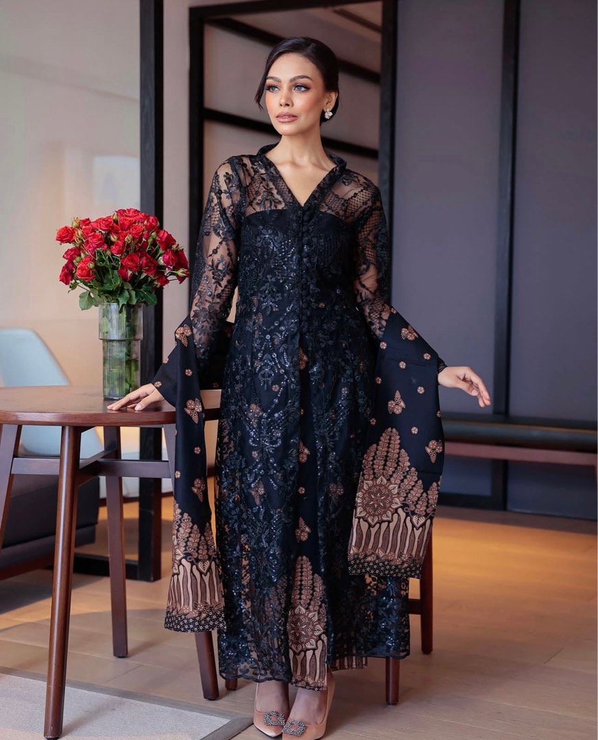 Pammela Kebaya Mawar Exclusive in Black, Women's Fashion, Dresses ...