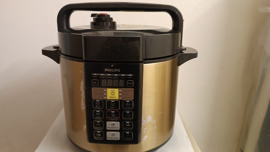Philips electric pressure cooker with stainless steel inner pot, TV ...