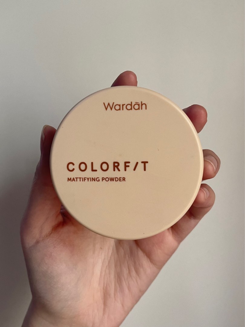 Wardah Colorfit Mattifying Powder 15g, Kesehatan & Kecantikan, Rias ...