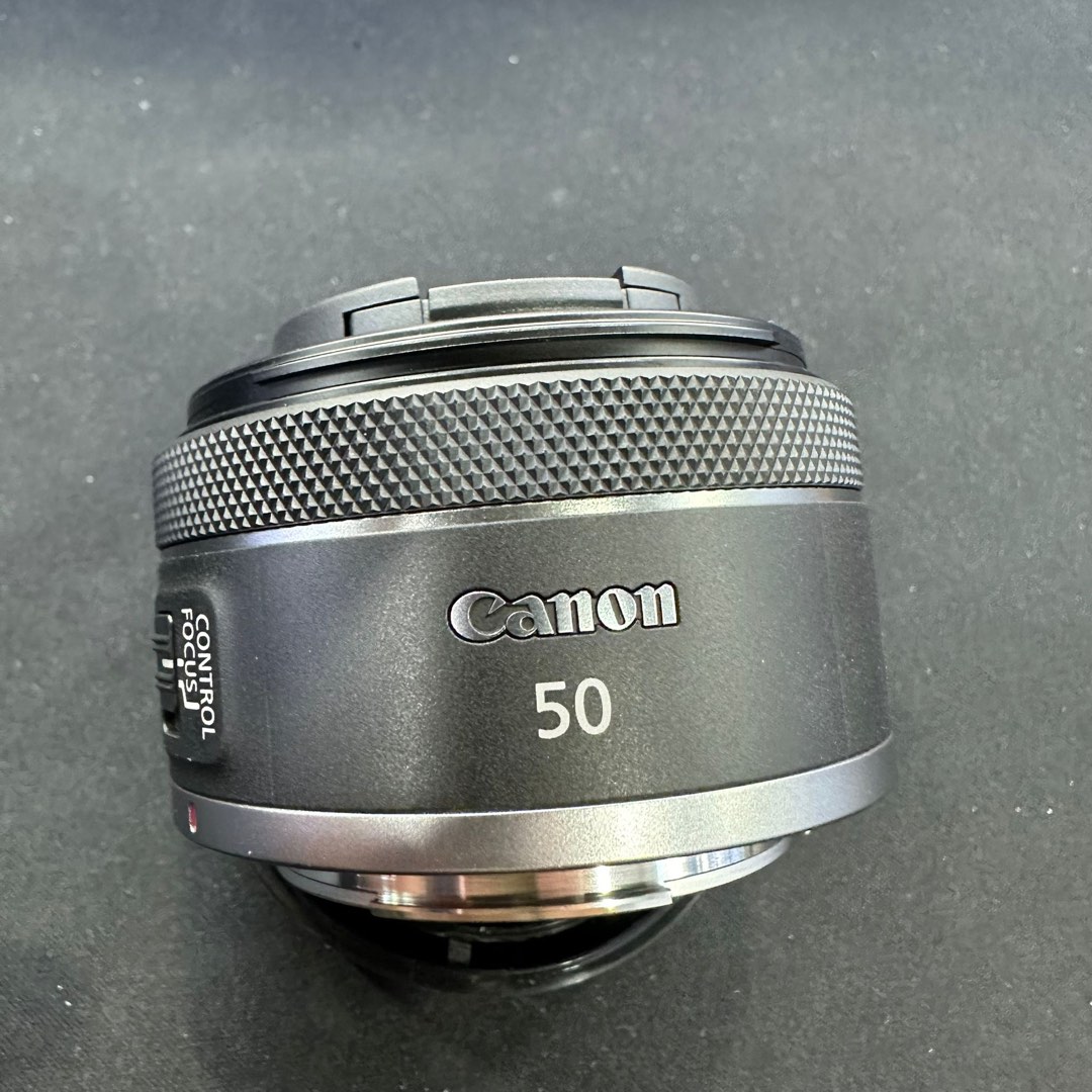 98-99% Canon RF 50mm f1.8 STM 50 1.8, 攝影器材, 鏡頭及裝備 - Carousell