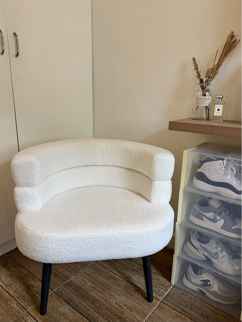 Aesthetic Chair Lounge, Furniture & Home Living, Furniture, Chairs on ...