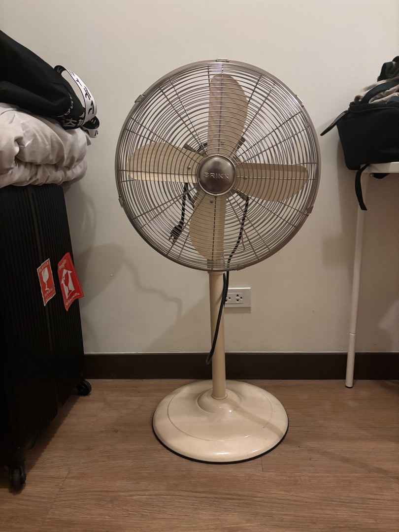 Brikk Retro Mechanical Electric Fan (Beige), Furniture & Home Living ...