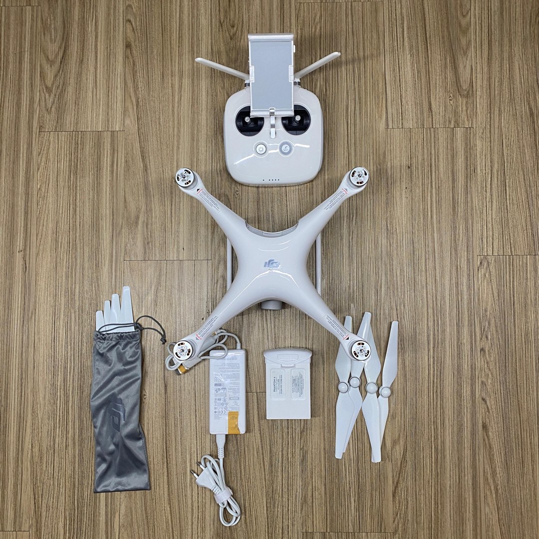 Drone DJI Phantom 4 Pro v1, Fotografi di Carousell
