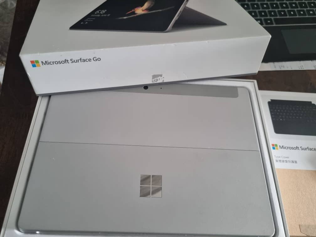 Microsoft Surface Go 8/128GB, Computers & Tech, Laptops & Notebooks on Carousell