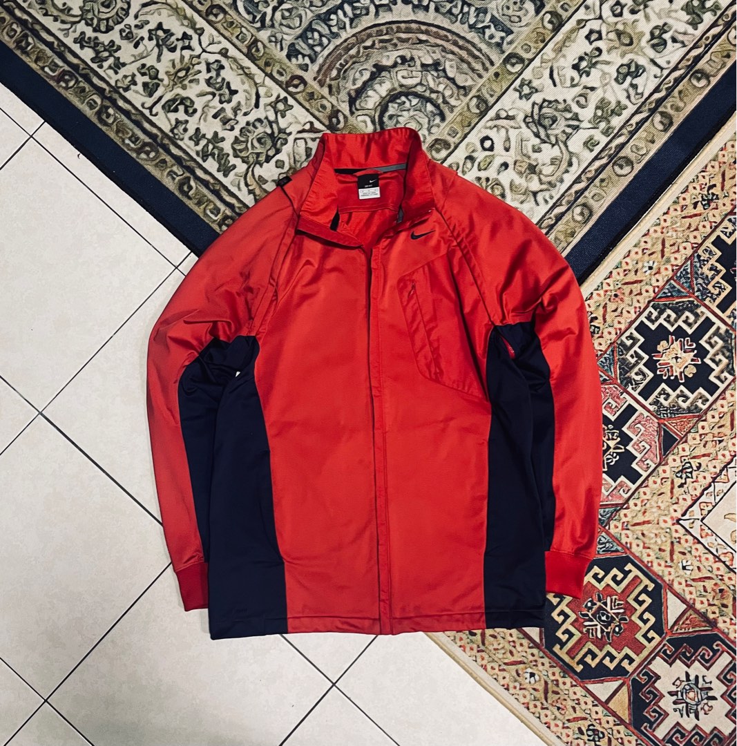 Nike Track Top, Men's Fashion, Activewear on Carousell