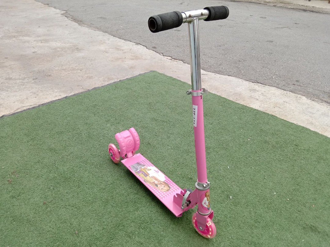 S43-AK Kids Kick Scooter Pink, Sports Equipment, Sports & Games, Skates ...