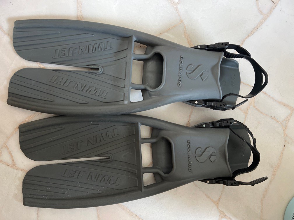 Scubapro twinjet split fins XL size, Sports Equipment, Sports & Games ...