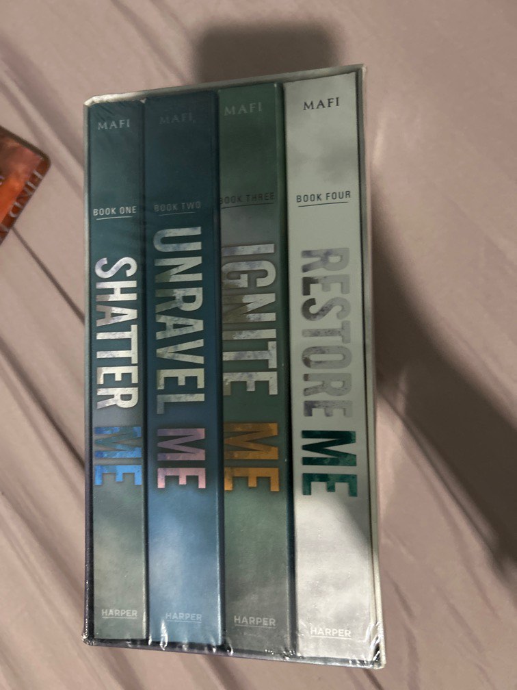 Shatter Me Box Set by Tahereh Mafi, Hobbies & Toys, Books & Magazines ...
