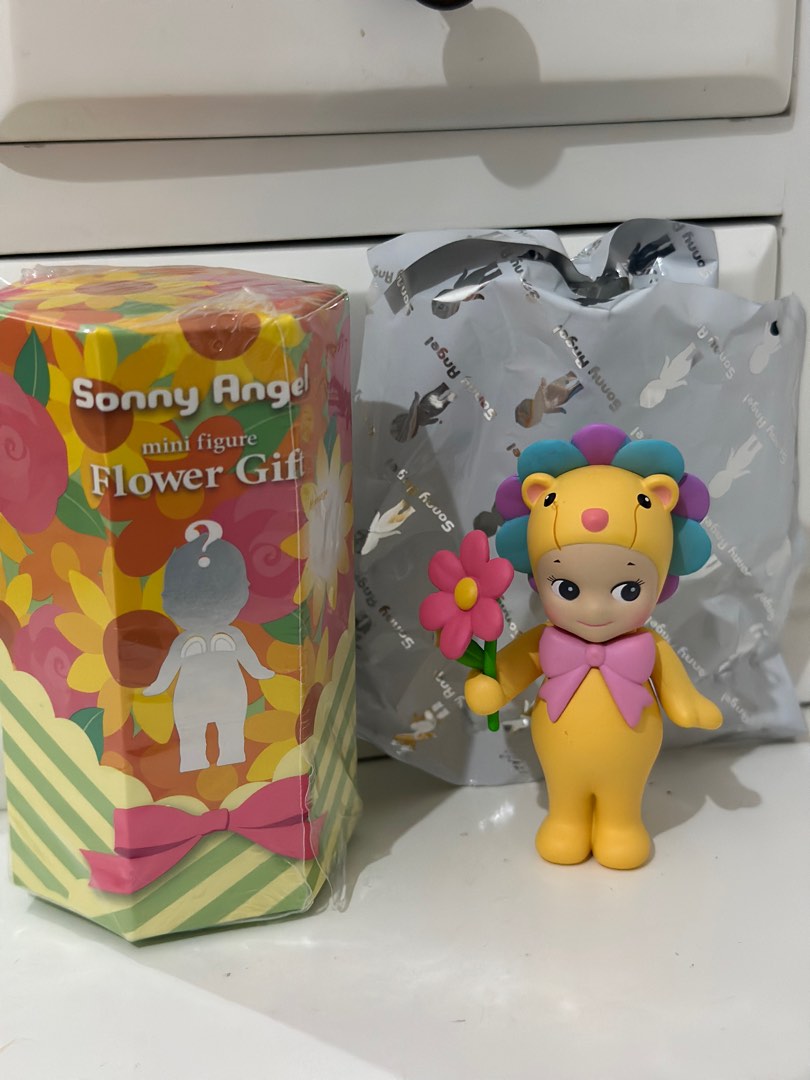 Sonny Angel Flower Gift [Daisy Lion Orange], Toys & Collectibles ...