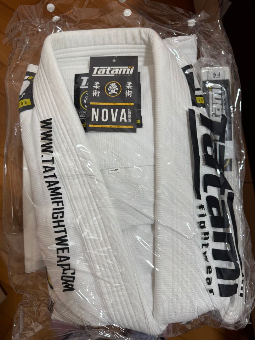 Tatami Gii with Belt, Sports Equipment, Sports & Games, Combat Sports ...