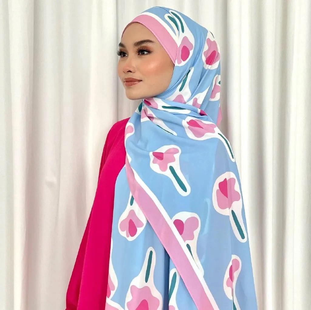 Teera Bellesa Shawl, Women's Fashion, Muslimah Fashion, Hijabs on Carousell