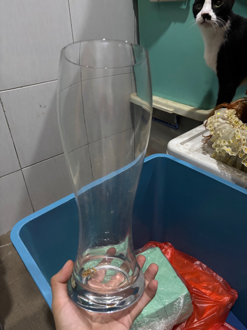 VASE BALANG PASU BUNGA GLASS KACA, Furniture & Home Living, Home Decor ...