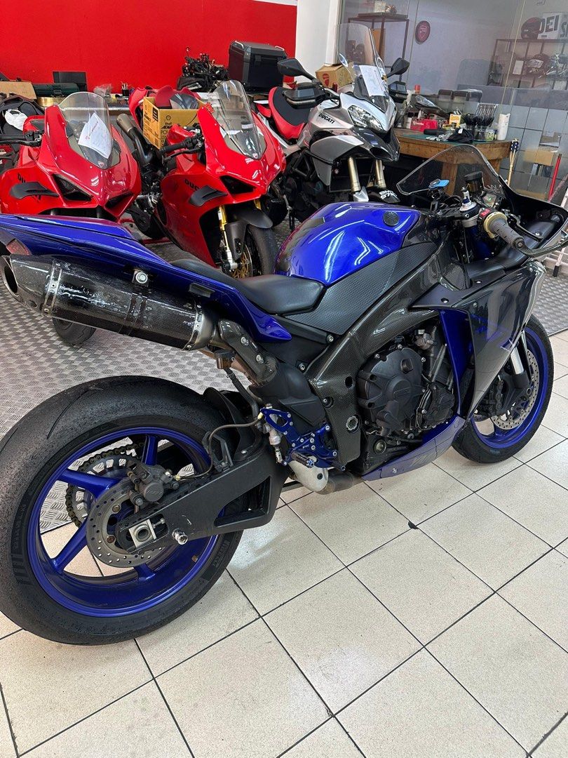 YAMAHA R1 RACE BLU, Motorbikes on Carousell