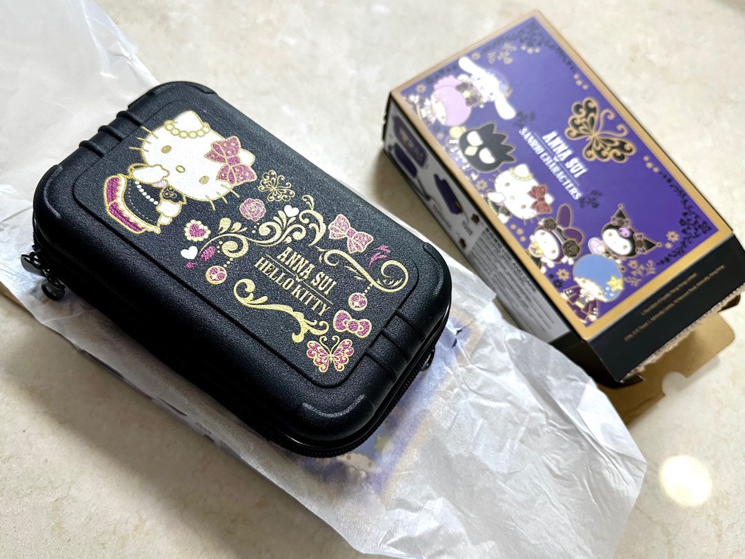 【絕版 · 全新】7-11 Hello Kitty@Sanrio 聯乘 Anna Sui 便攜收納盒, 興趣及遊戲, 收藏品及紀念品, 明星 ...