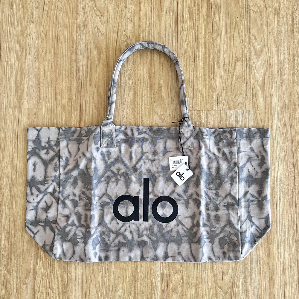 Authentic ALO YOGA Iconic Shopper Tote Bag, Women's Fashion, Watches ...