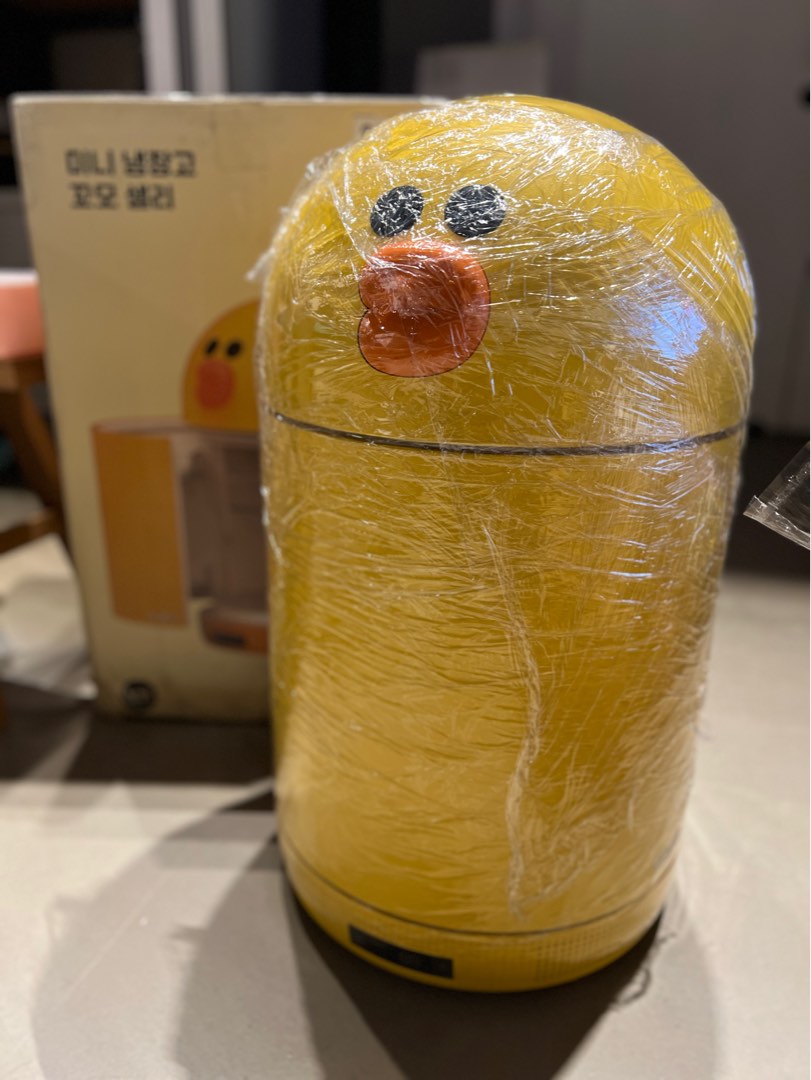 CCOMO Line friends fridge, 家庭電器, 廚房電器, 雪櫃及冰櫃 - Carousell