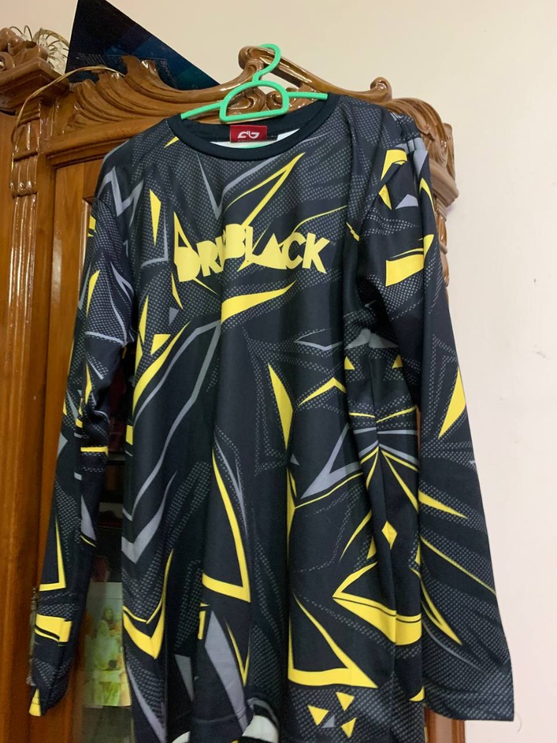 DRIBBLACK, Women's Fashion, Tops, Longsleeves on Carousell