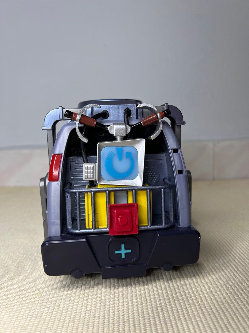 Fortnite Reboot Van with Light & Sounds + Fortnite Mini Figures Peely ...