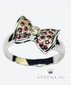 JW_SR_1569 18K WG RIBBON RUBY RING WITH DIAMOND D1-0.05CTS 4.40G (SIZE ...