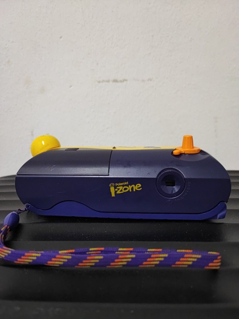 LOONEY TUNES Polaroid Camera, Photography, Cameras on Carousell