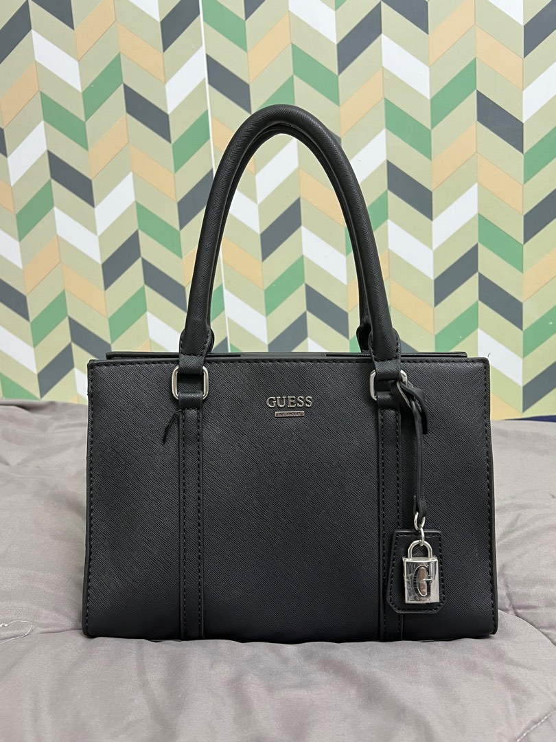 Original Guess handbag [defect], Women's Fashion, Bags & Wallets ...