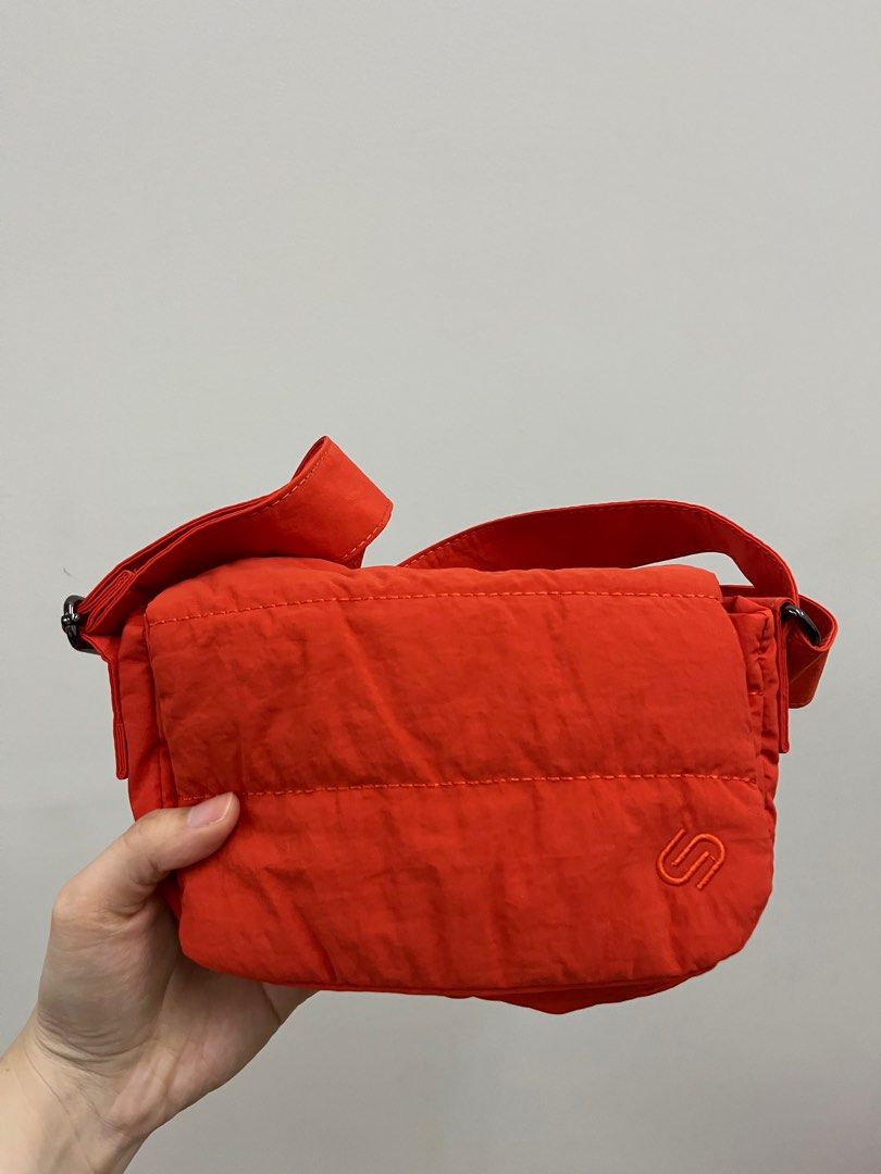 Universal Traveller - UT Arctic Line Puffy Sling Bag (Neon Orange ...