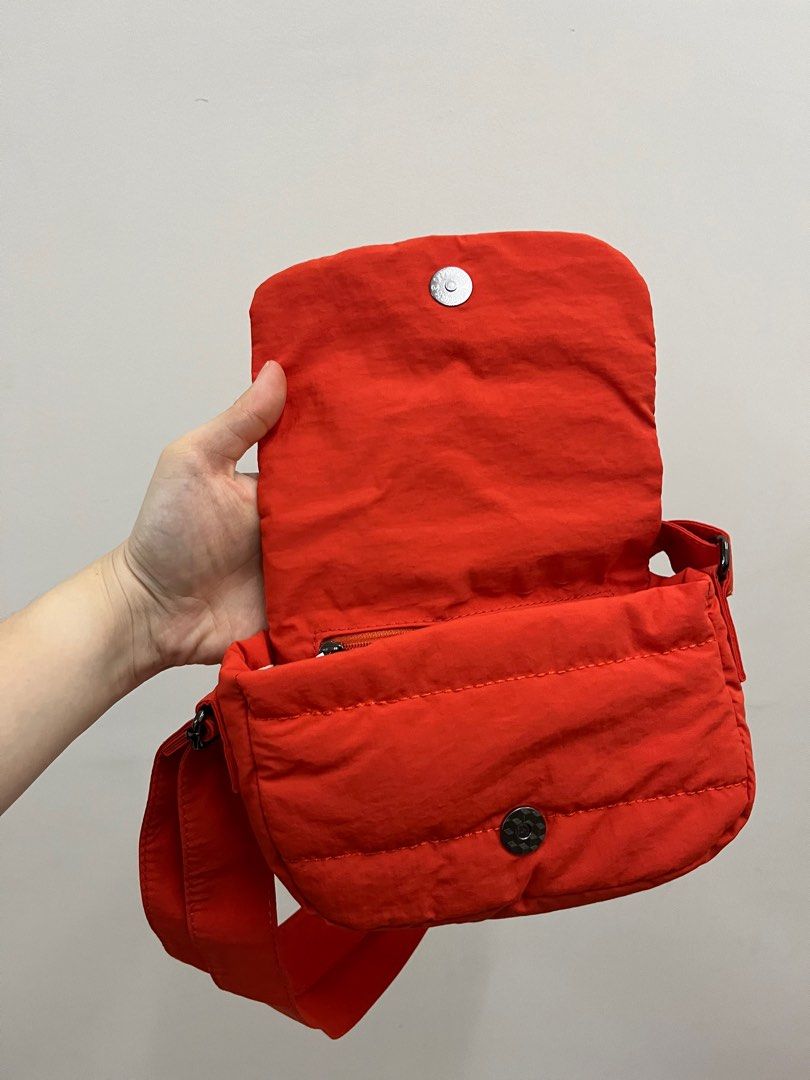 Universal Traveller - UT Arctic Line Puffy Sling Bag (Neon Orange ...