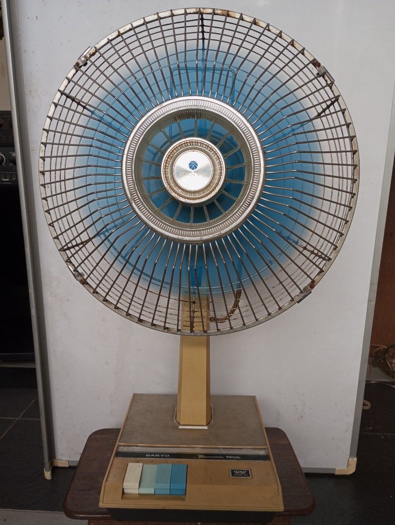 Vintage SANYO 12" Table Fan, Hobbies & Toys, Collectibles & Memorabilia ...