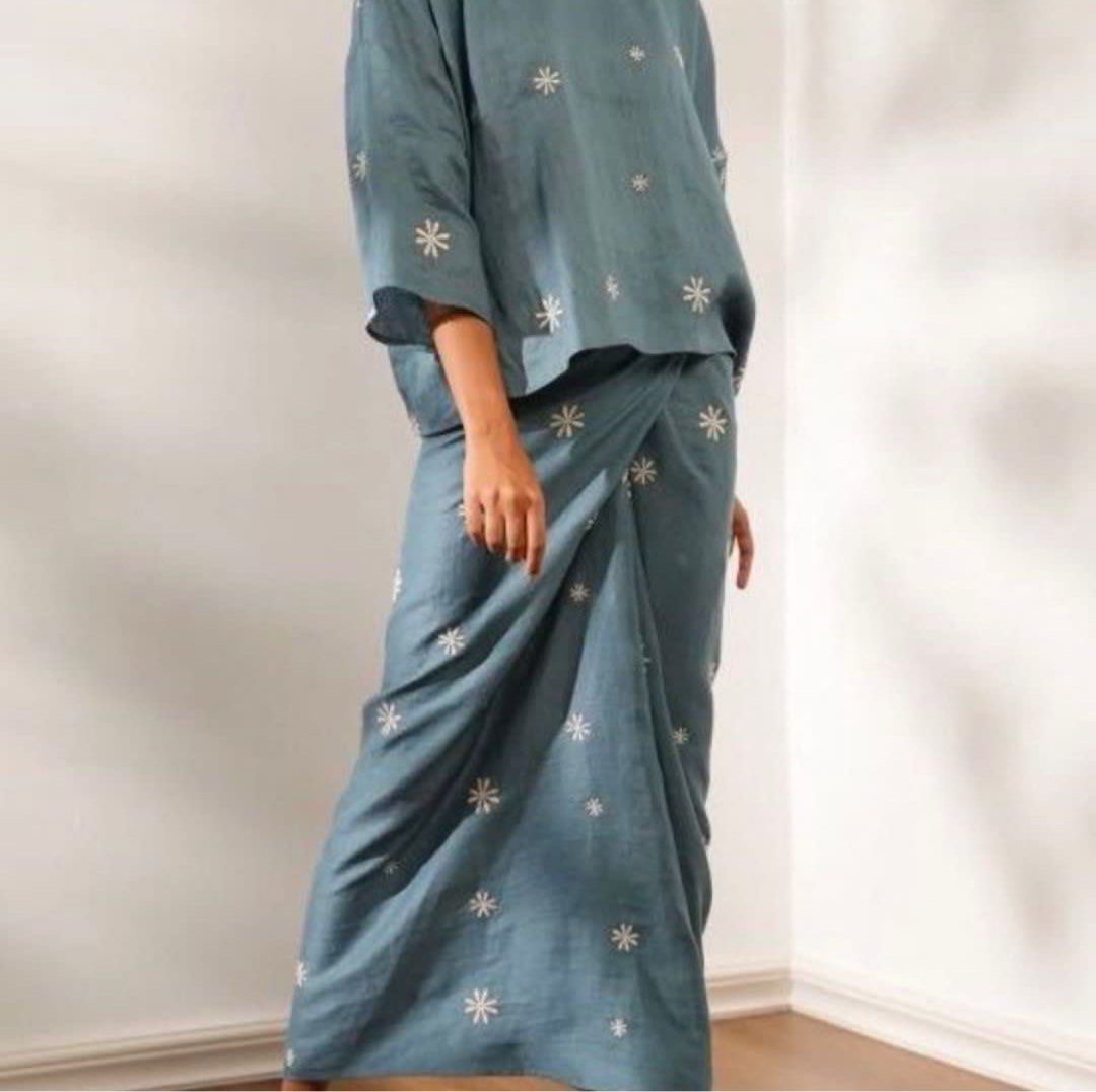 Whimsigirl Mentari Linen Kurung Set, Women's Fashion, Muslimah Fashion ...