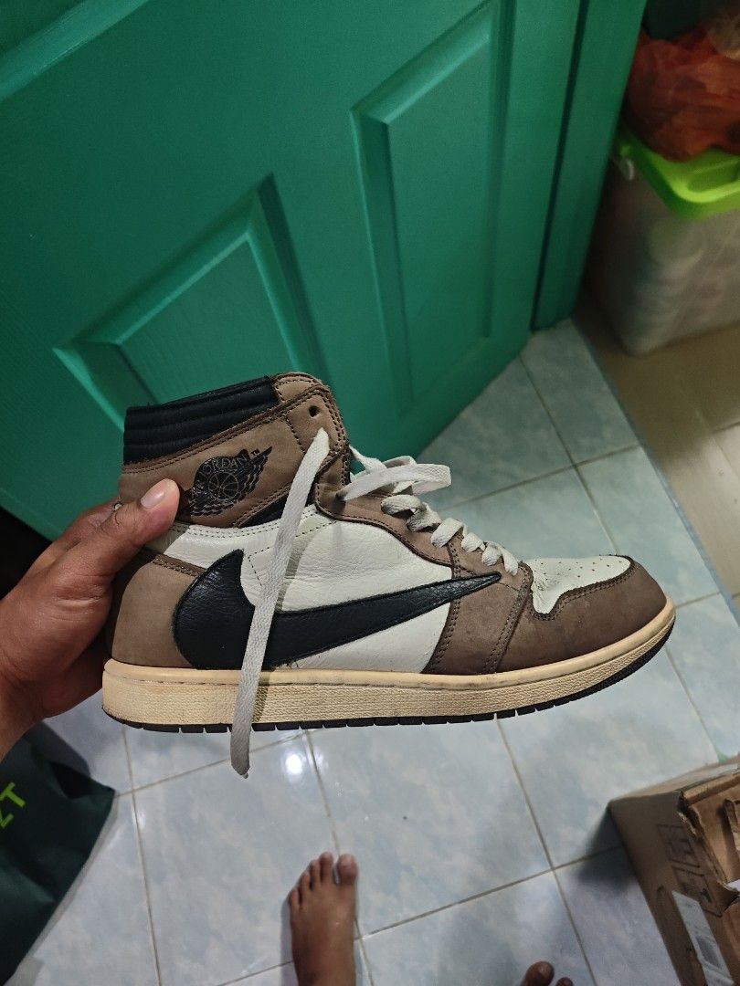 AJ 1 High Travis Scott, Men's Fashion, Footwear, Sneakers on Carousell