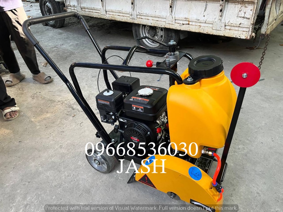 CONCRETE CUTTER ROBIN, Commercial & Industrial, Construction & Building ...