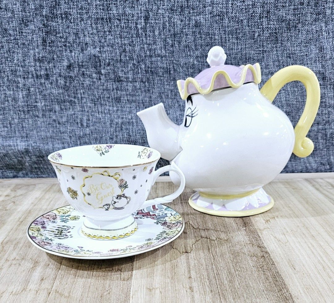 Disney Store Belle Cup and Saucer and Mrs. Pott teapot Beauty and the ...