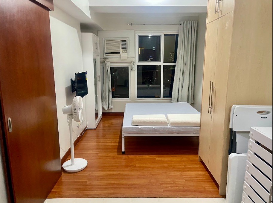 For Rent: Makati Paseo De Roces Studio Unit, Property, Rentals ...